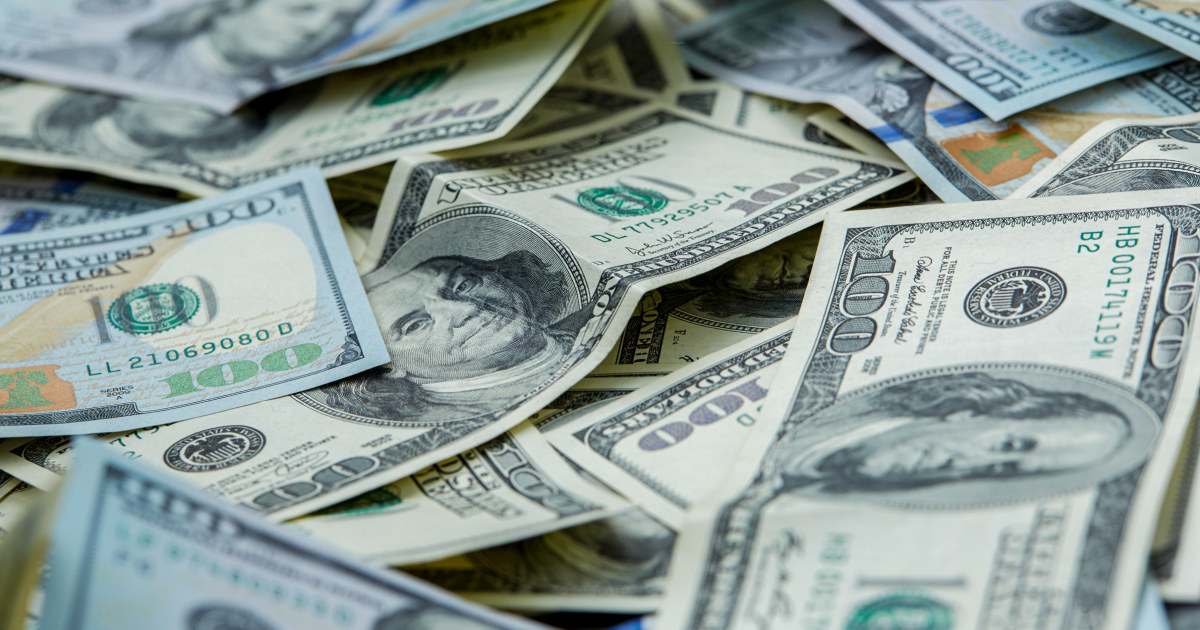 Navigating High Interest Rates: Smart Spending and Saving Strategies