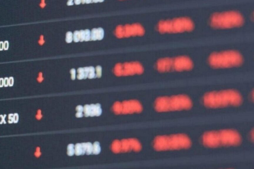 Market Turmoil: Dow Plummets Over 1000 Points Amid Tariff Standoff